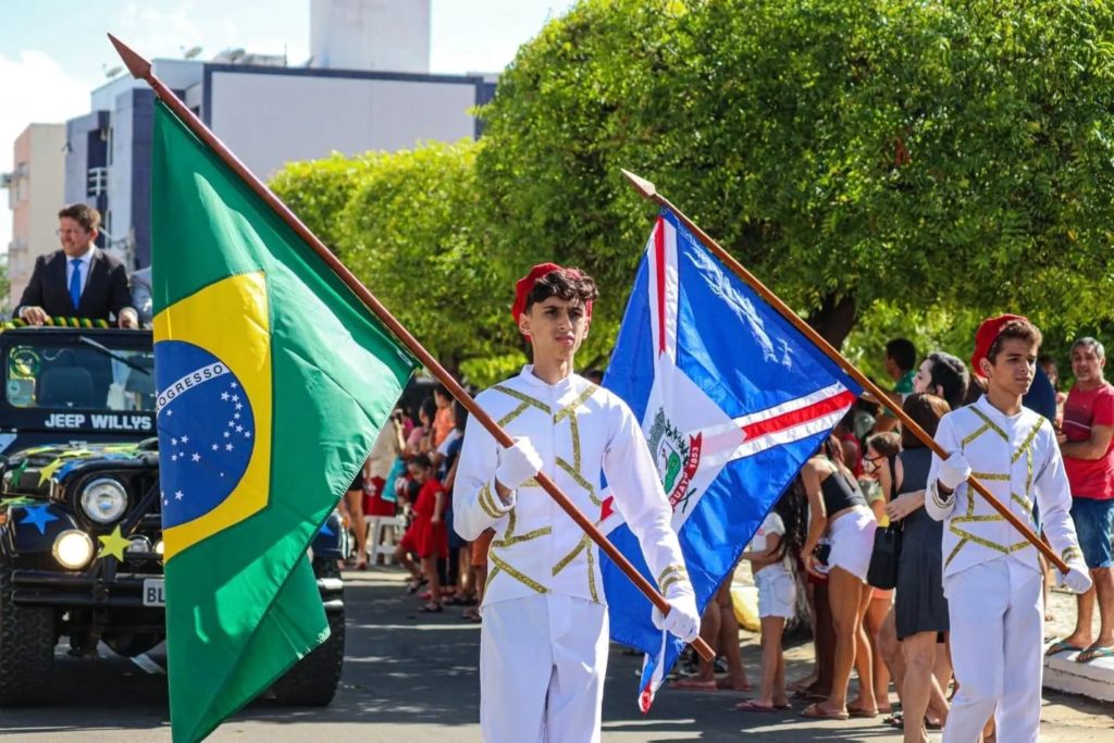 Desfile cívico em Iguatu celebra união entre os povos - Jornal A Praça